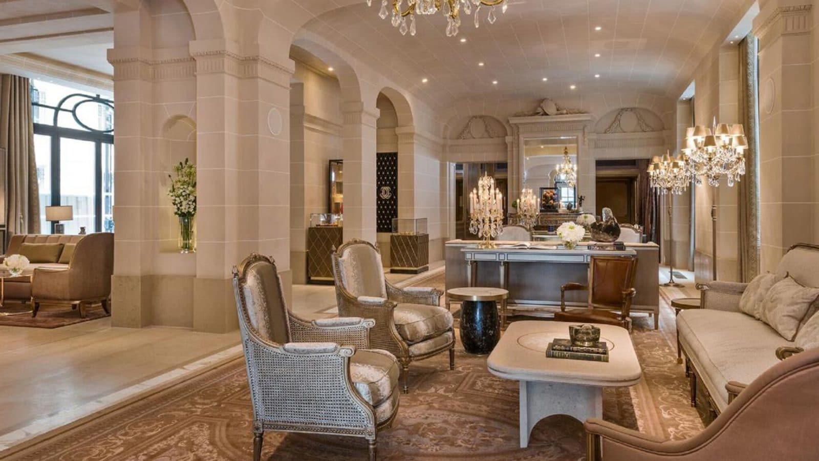 Palaces parisiens : quels sont les 12 palaces de Paris ? | suitespot