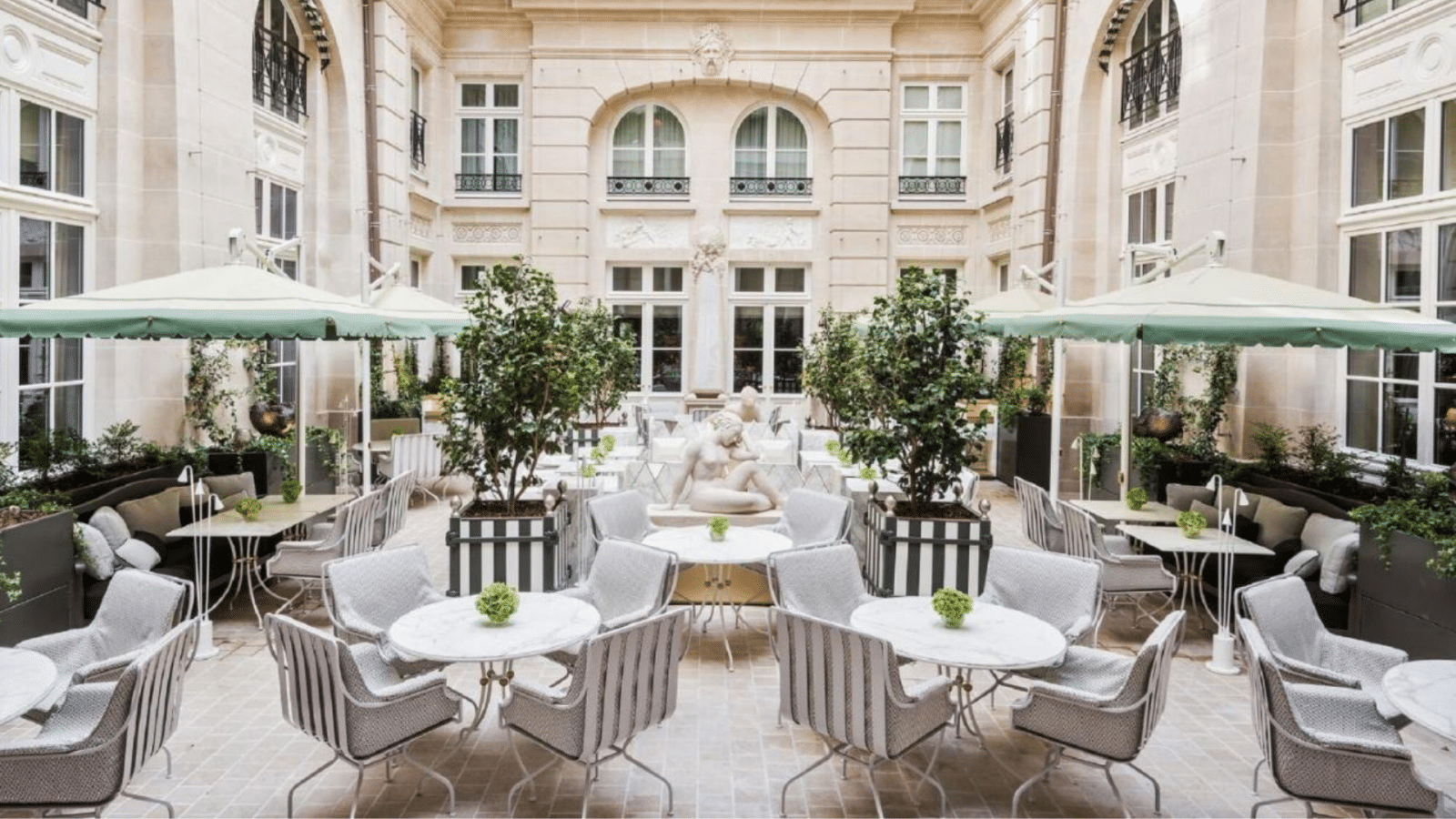 Palaces parisiens : quels sont les 12 palaces de Paris ? | suitespot